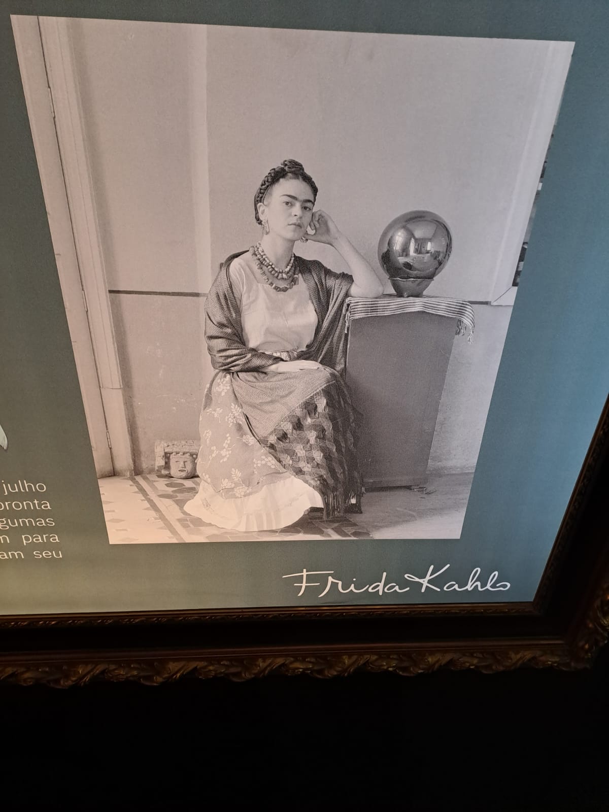 The Charisma of Frida Kahlo - Globetrotter by Harold Emert
